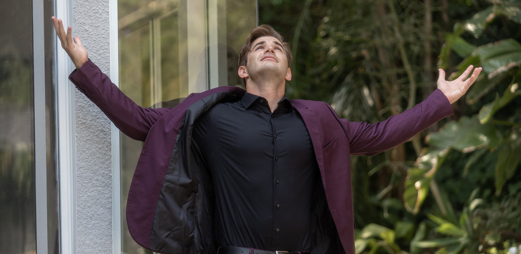 Nathan Bronson Wins His 1st AVN Award for VR Work | AVN