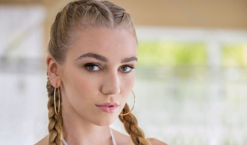 Kendra Sunderland to Perform Exclusive Show on CamSoda Tonight | AVN