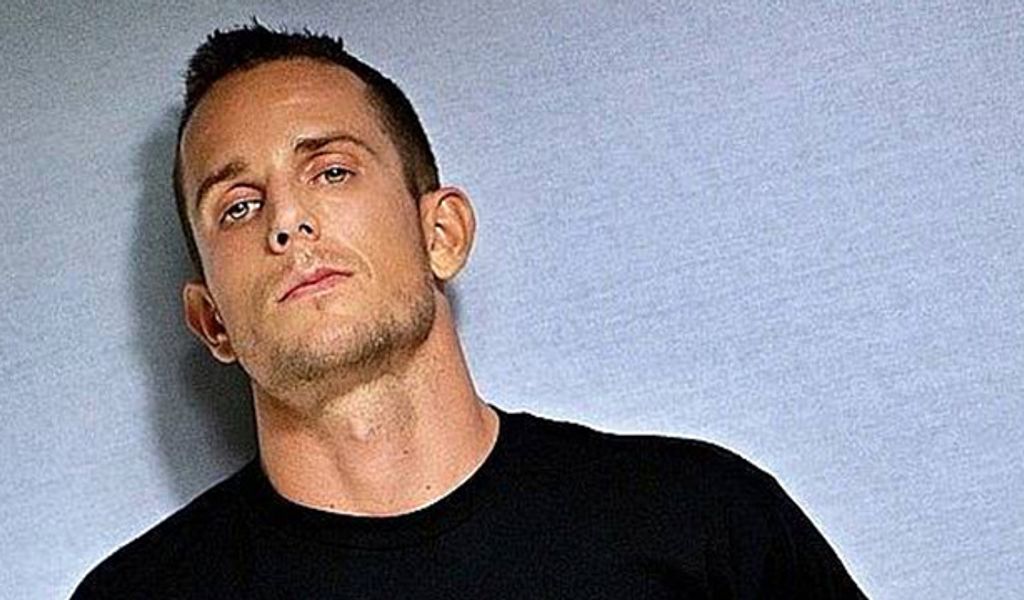 Flirt4Free Model Stefano Wins AW Awards 2016 CamBoy of the Year | AVN