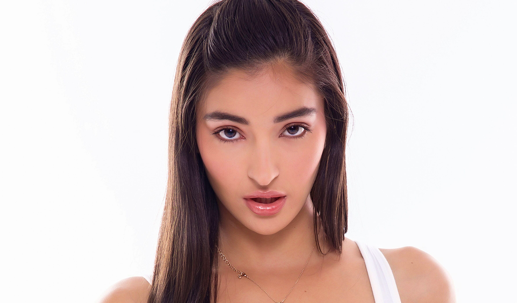 Emily Willis To Perform First Show on CamSoda Next Week | AVN